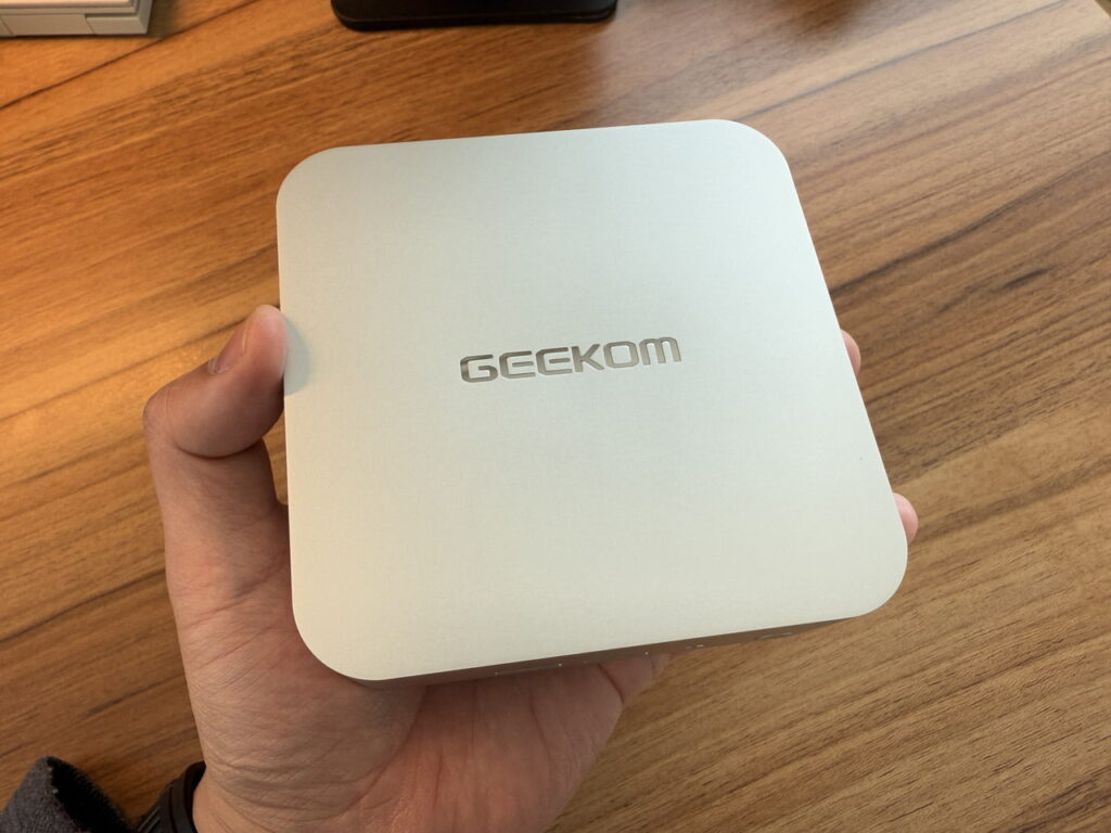 『GEEKOM A6』レビュー、6万円台でパワフルな性能を実現、高級感のあるデザインも魅力的な高性能・高コスパミニPC - TikGadget ...